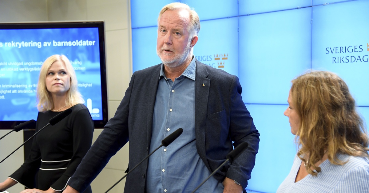 L-kritik mot regeringen om religiösa friskolor