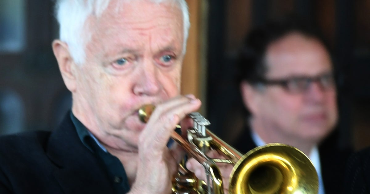Jan Allan spelar med fäder och söner