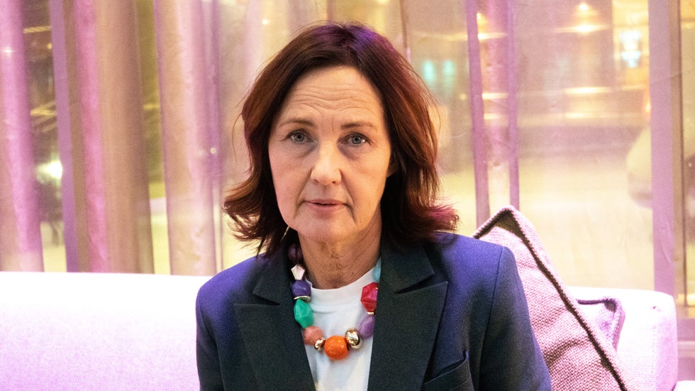 Juno Blom: Vi sviker barnen när vi inte lyssnar på dem