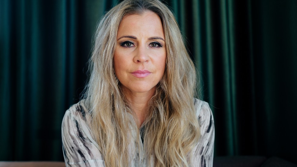 Lisa Miskovsky tillbaka med nytt material