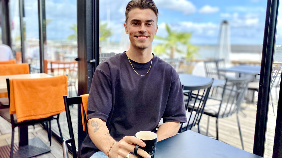 Filip tröttnade på mardrömsläget – gör succé i sociala medier