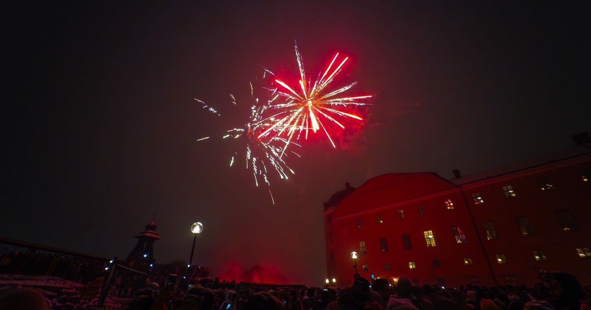 Fylla, misshandel och raketer mot bostäder under nyårsnatten